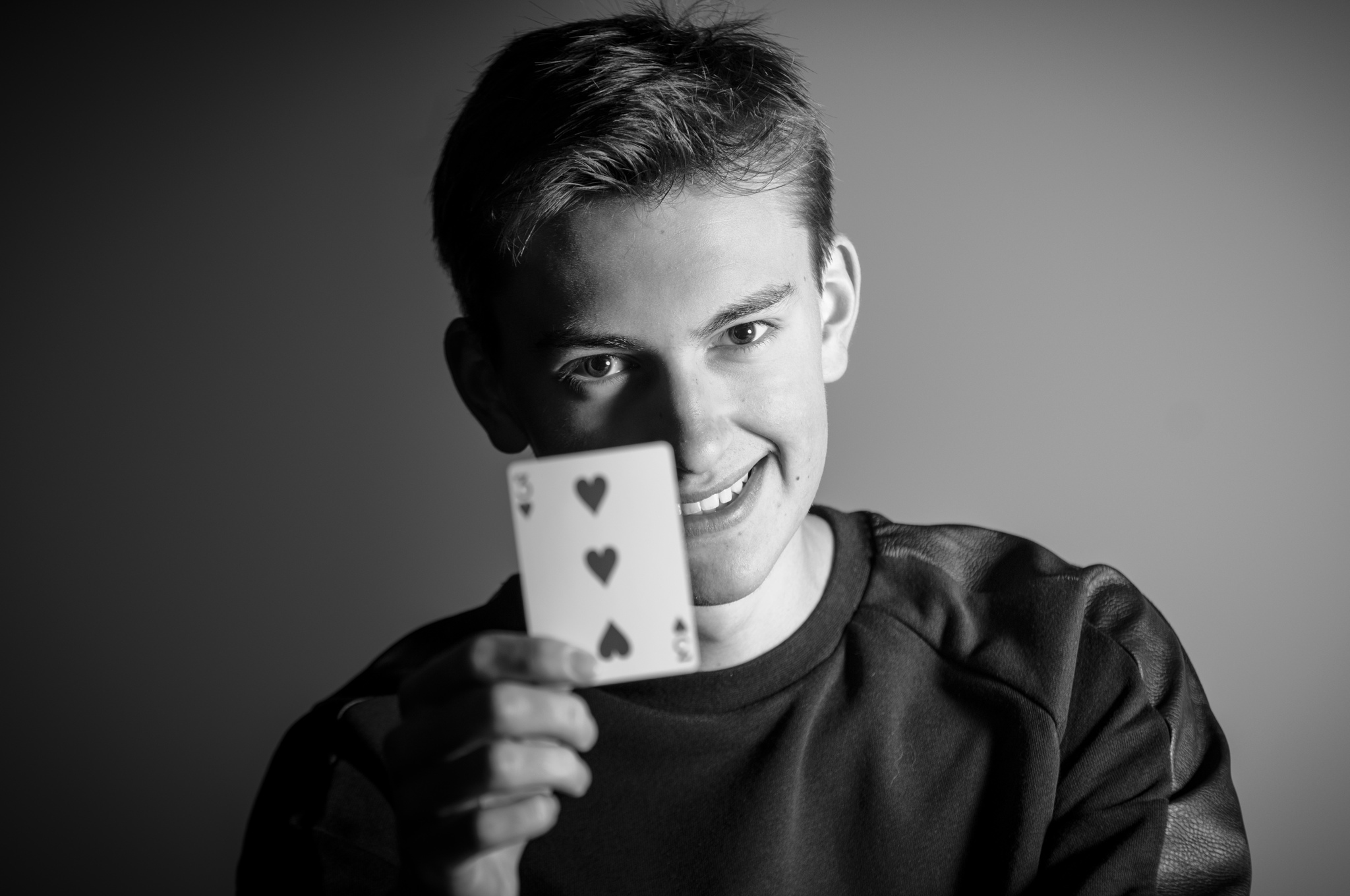 Matthew Laslo magic comes to the islands | The Journal of the San Juan ...